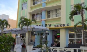 The Best Way To See The Miami Art Deco District - South Beach